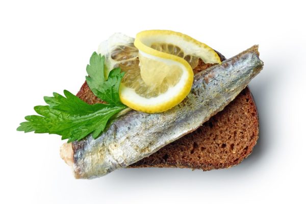 Kippers with Rye Bread and Grilled Cherry Tomatoes - Patrick Holford